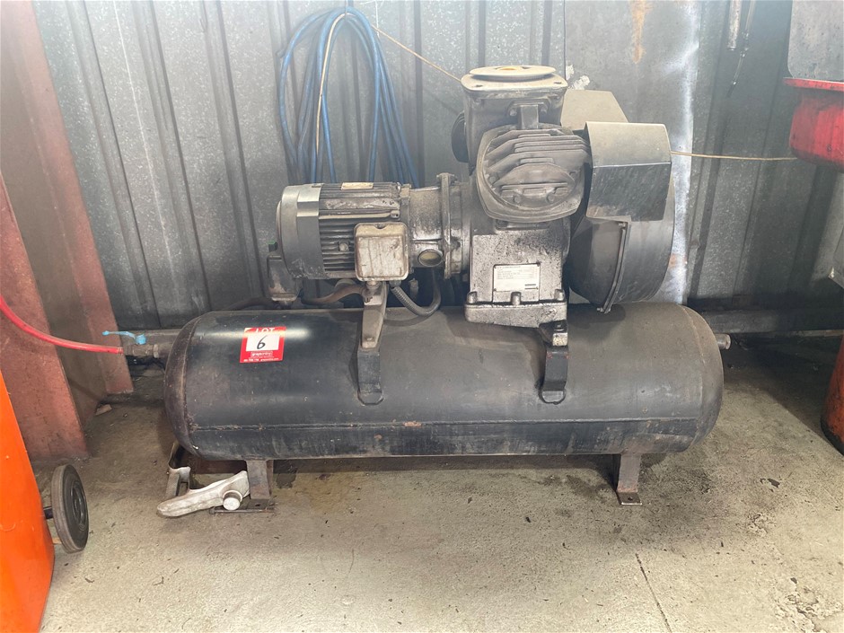 1983 Atlas Copco Airlet LE7 Twin Cylinder Air Compressor Auction (0006 ...