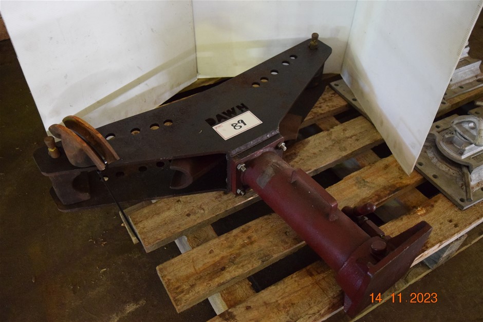 Dawn Hydraulic Pipe Bender with 1" Pipe Former Auction (0089-9046388 ...