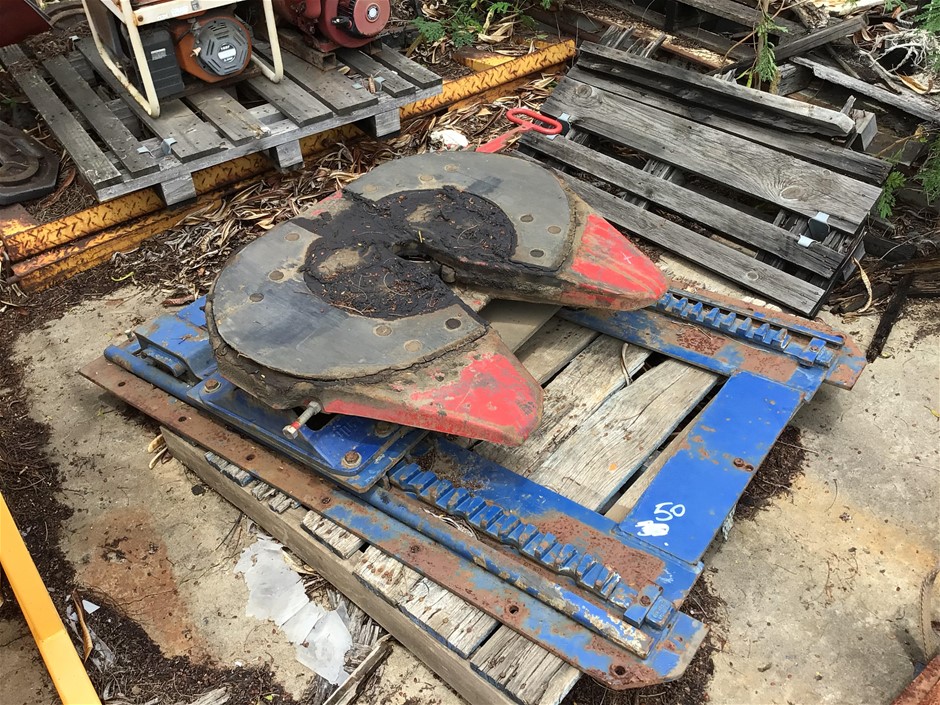 Jost 5th Wheel with Slider Auction (0050-7048368) | Grays Australia