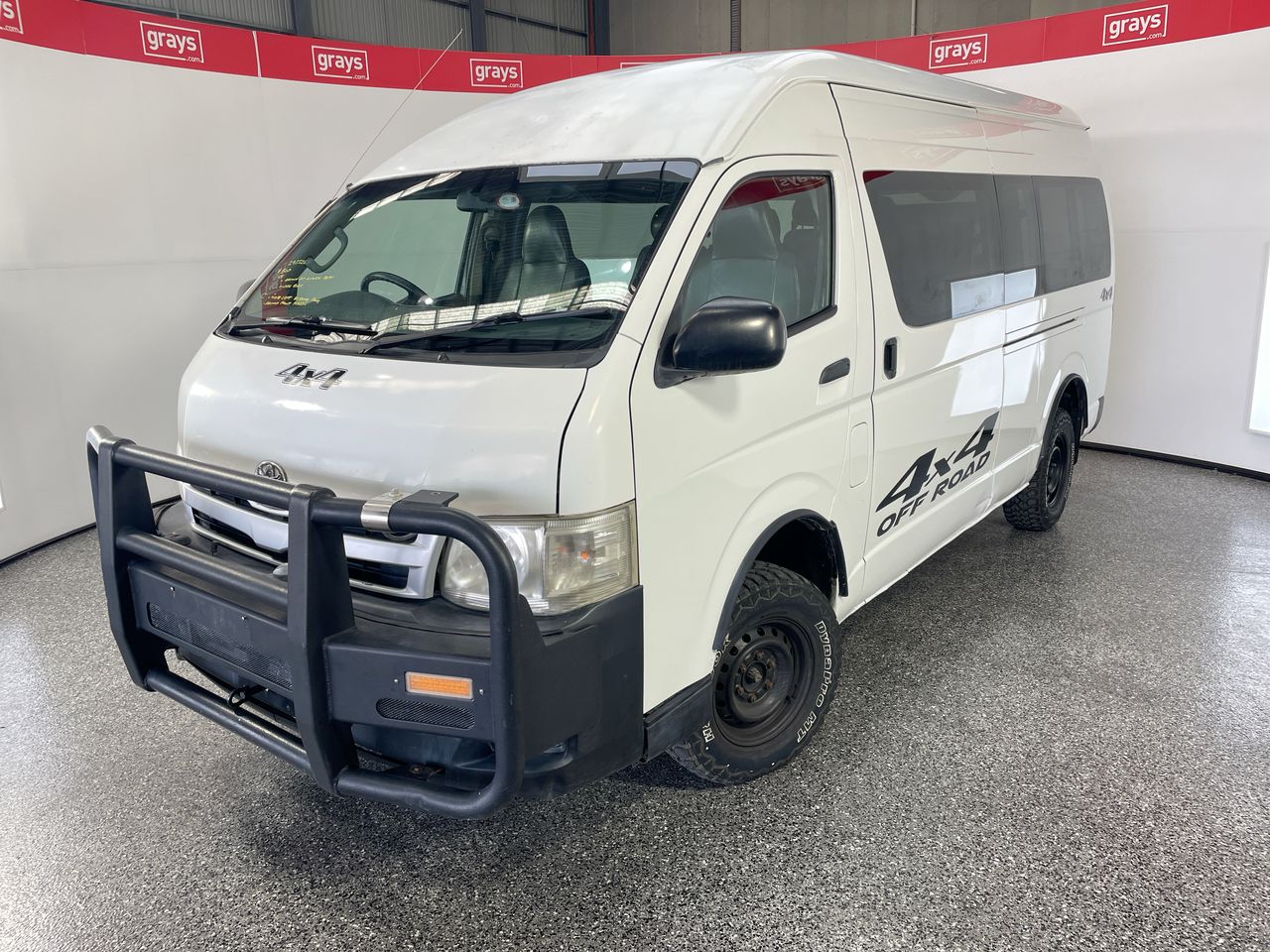 2010 Toyota Hiace Commuter KDH223R Turbo Diesel Manual 8 Seats Bus ...