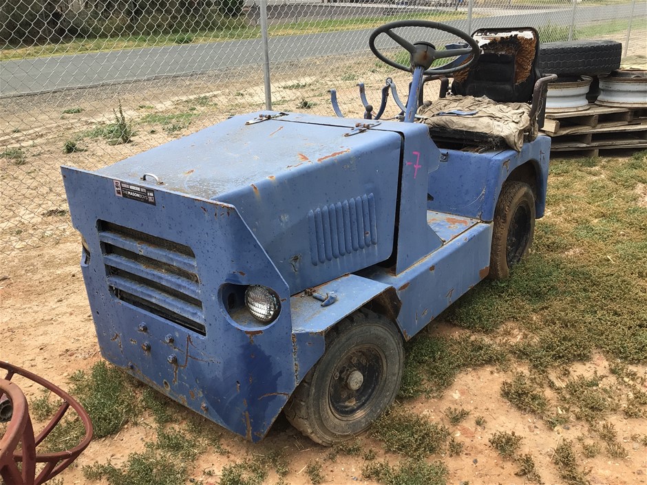 Tug - Aircraft Tug Auction (0007-3027582) | Grays Australia