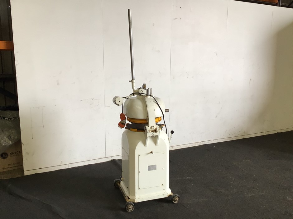 HOMAT HM-330 Bun Divider Auction (0082-7049134) | Grays Australia