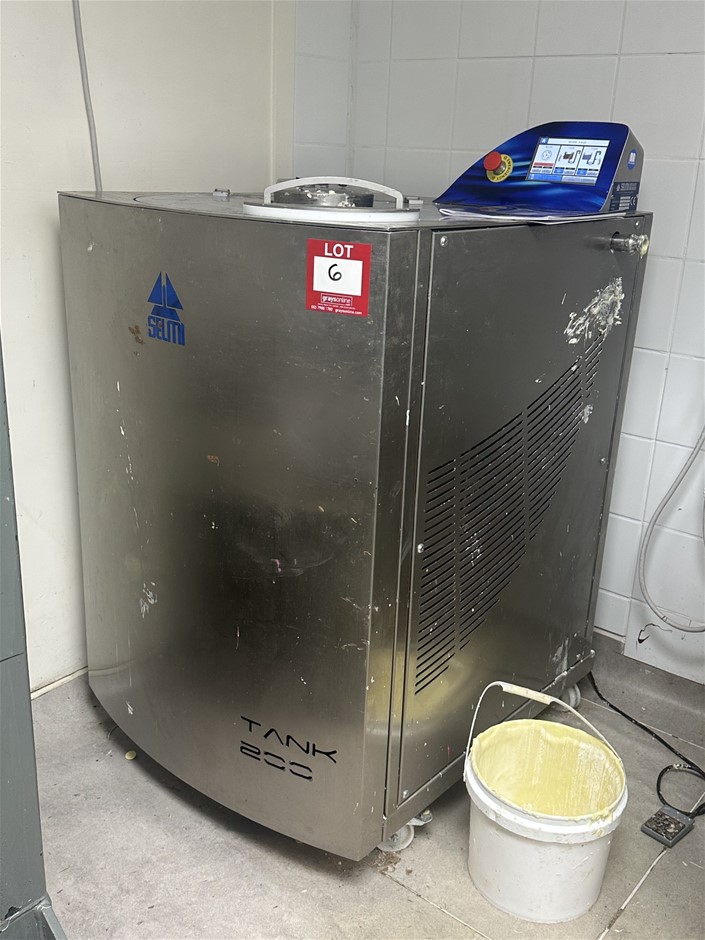 2020 SELMI TANK 200 Chocolate Mixer & Melting Machine Auction (0006 ...