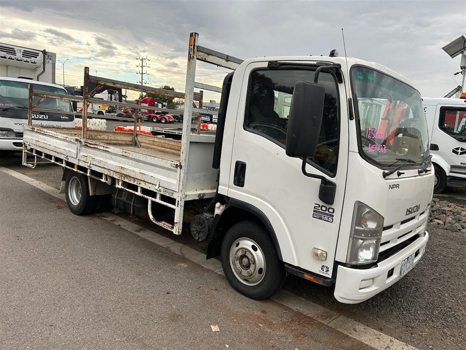 2010 Isuzu NPR 200 Medium 4 x 2 Tray Body Truck Auction (0001-3027875 ...