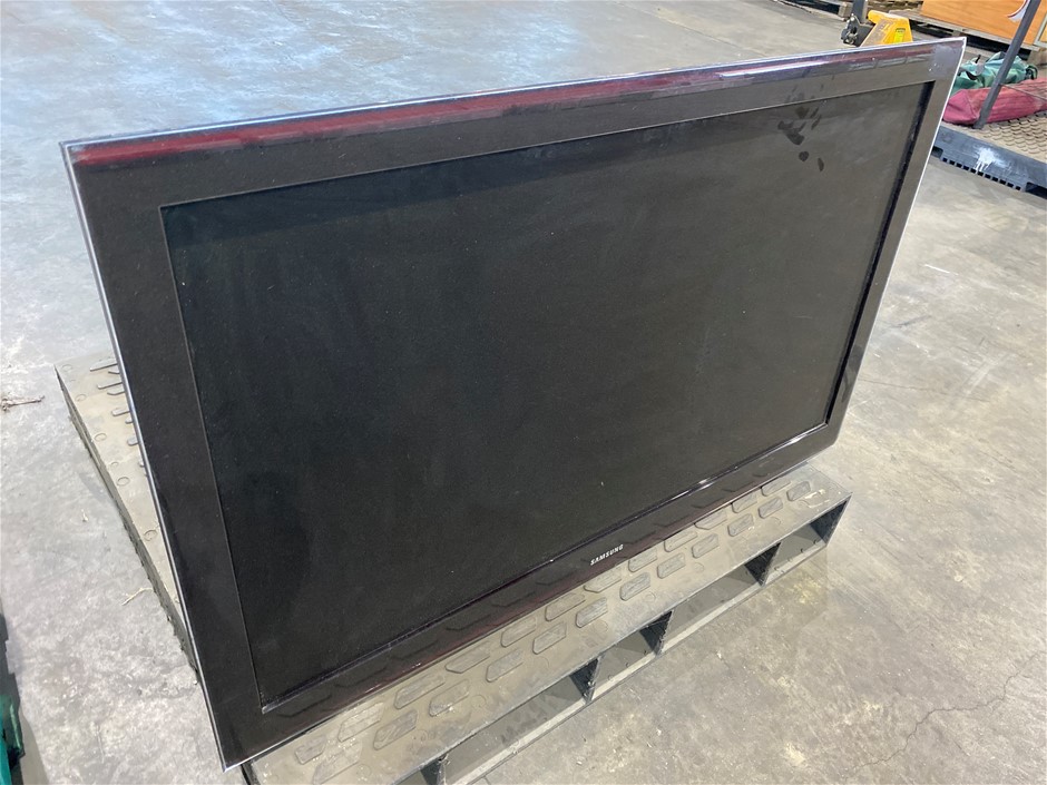 Samsung LA52A650A1F Wall Mount Tv Auction (0028-8018341) | Grays Australia