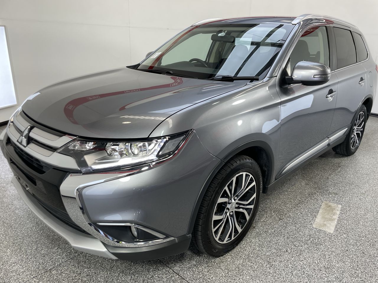 2017 Mitsubishi Outlander LS AWD SAFETY PACK ZK CVT 7 Seats Wagon ...