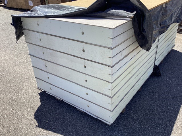 Pallet Of 6 Quick Wall Insulated Panels Auction (0032-9048245) | Grays ...
