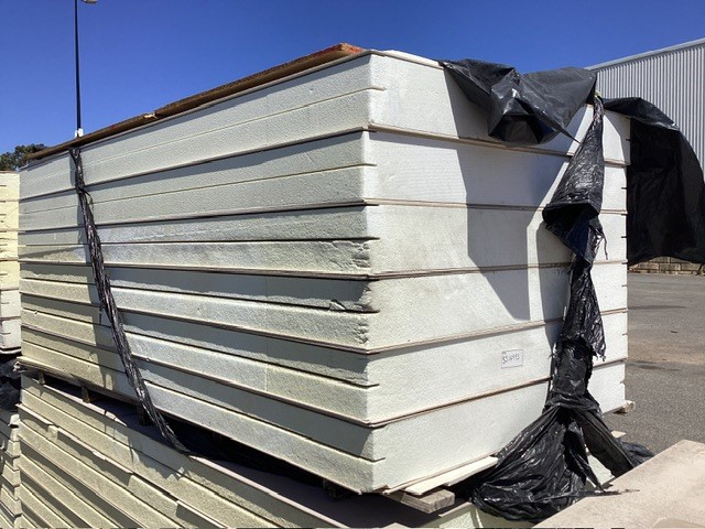 Pallet Of 6 Quick Wall Insulated Panels Auction (0034-9048245) | Grays ...