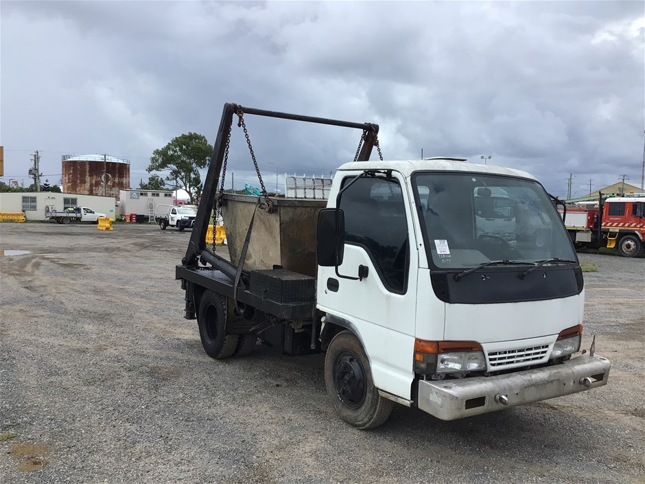 2001 Isuzu NKR 4 x 2 Skip Bin Truck Auction (0002-7049025) | Grays Australia