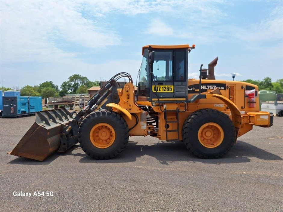 2010 Hyundai HL757TM-7A Wheeled Loader Auction (0001-9047630) | Grays ...