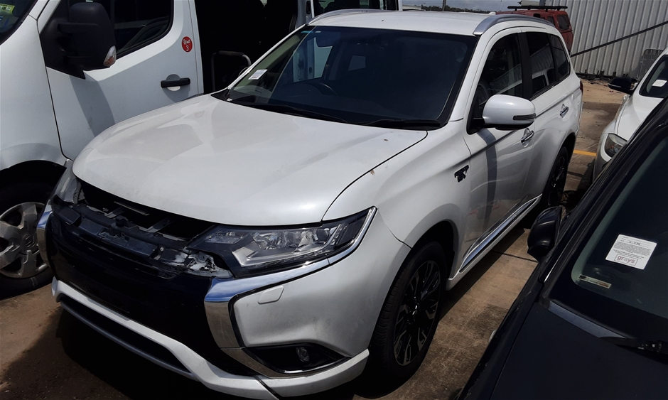 2017 Mitsubishi Outlander LS PHEV ZK (WOVR-Repairable Write-off ...