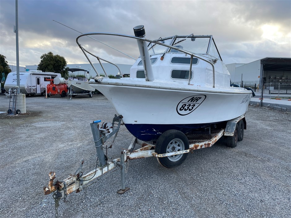 SAVAGE HALF CABIN FIBERGLASS BOAT - NO RESERVE Auction (0001-20020778 ...
