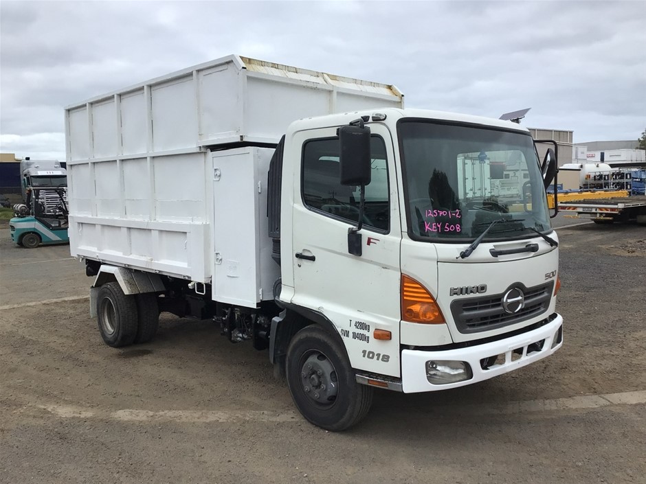 2010 Hino FC 500 4 x 2 Tipper Truck Auction (0001-3027961) | Grays ...