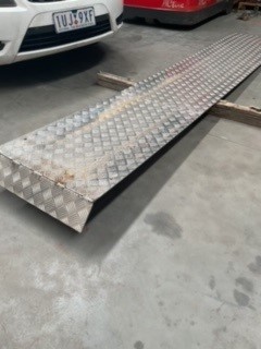 6 mm Aluminium chequer plate ramp/walkway. Auction (0053-3027972 ...