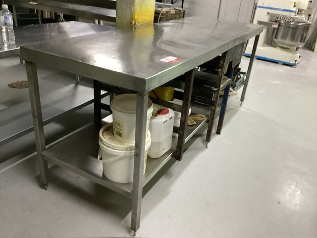 Stainless Steel Kitchen Preparation Bench Auction (0039-8018307 ...
