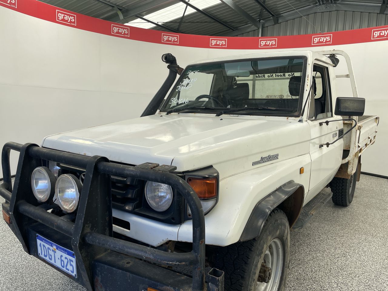 2001 Toyota Landcruiser (4x4) HZJ79R Manual Cab Chassis