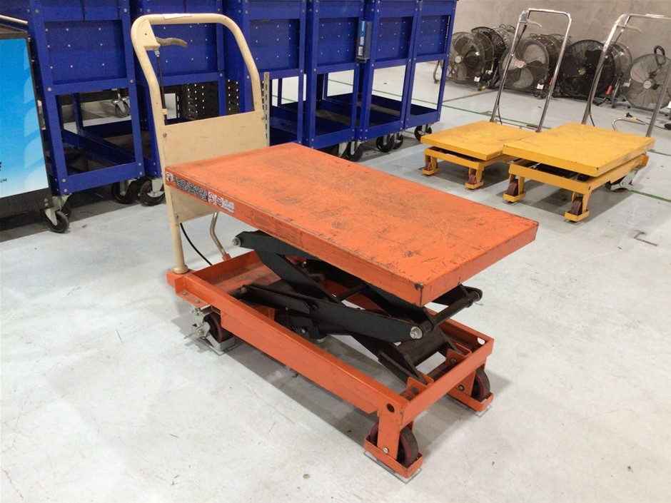 Team Equipment Mechanical Lift Trolley Auction (0081-7049539) | Grays ...