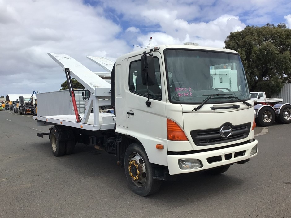 2005 Hino GD 4 x 2 Tilt Tray Truck Auction (0001-3028290) | Grays Australia