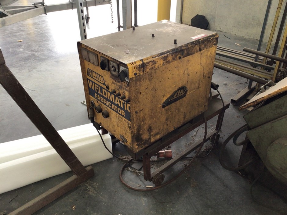 WIA Fabricator Welder with W17 Wire Feeder Auction (0091-7049677 ...