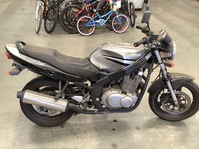 Suzuki GS500 Motorcycle Auction (0001-9048802) | Grays Australia