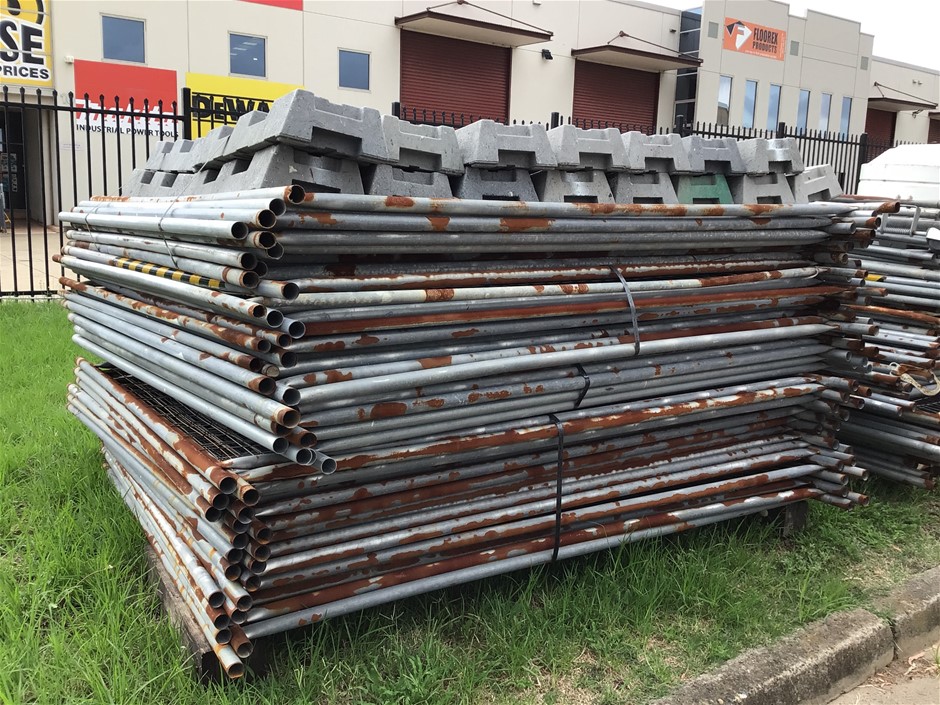 Qty of 45 Used Temporary Fencing Panels & 25 Bases Auction (0014 ...