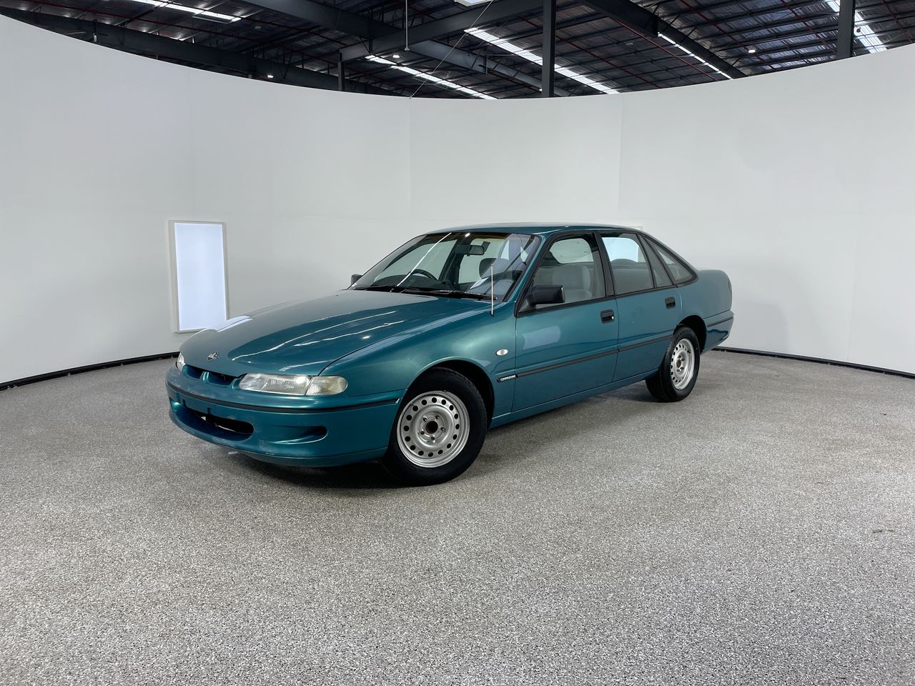 1994 Holden Commodore Executive VR Automatic Sedan Auction (0001 ...