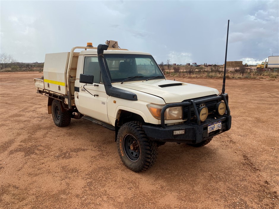 2010 Toyota Landcruiser Workmate 4WD Manual - 5 Speed Ute Auction (0054 ...
