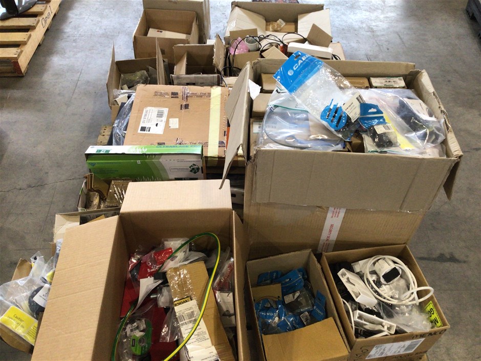 Qty of Assorted Data Cables, Fittings & Sundry Items Auction (0066 ...