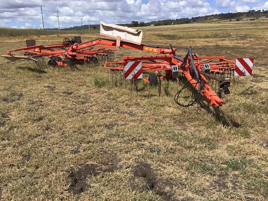Kuhn GA9032 Twin Rotary Rake Auction (0018-7050675) | Grays Australia