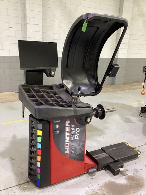 Hunter Engineering Company Smart Weigh Pro Wheel Balancer Machine ...
