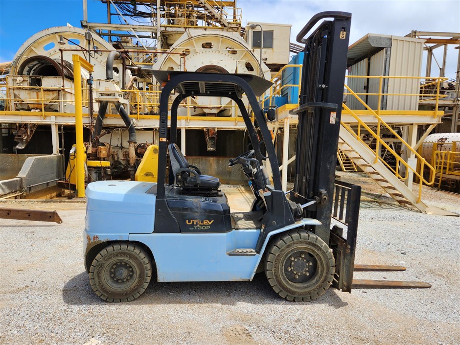 2018 Utilev T30P Counterbalance Forklift Auction (0032-7050300) | Grays ...