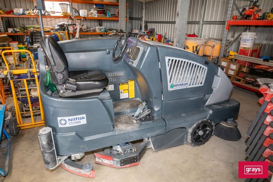 Nilfisk CS7000 LPG Ride On Floor Sweeper/Scrubber Auction (0012-5055602 ...