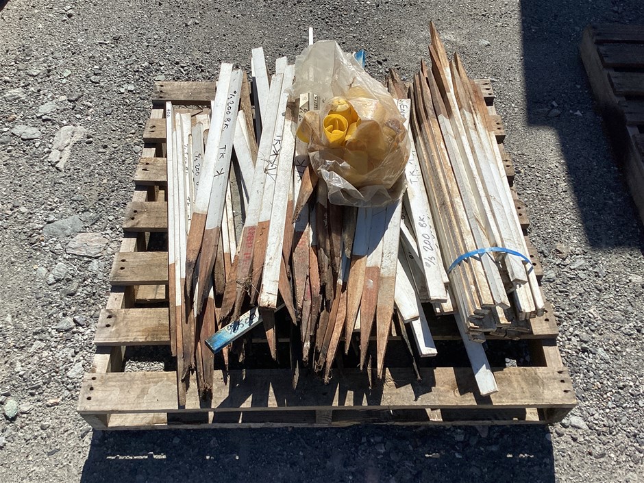 Pallet of Wooden Stakes Auction (0001-7051510) | Grays Australia