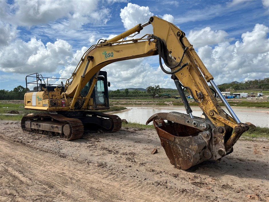 Komatsu PC 300 7E0 Hydraulic Excavator Auction (0001-7052030) | Grays ...
