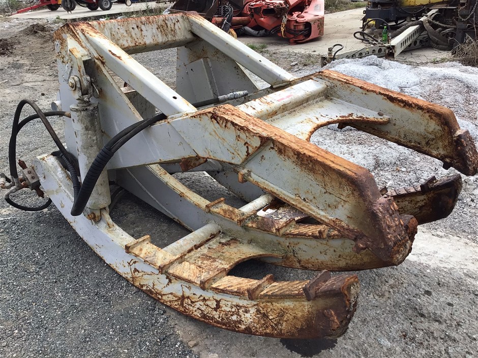 5 Finger Log Grab Auction (0004-7051954) | Grays Australia