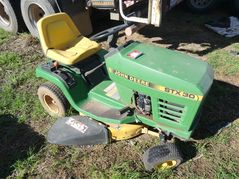 John Deere STX 30 Ride On Mower Auction (0050-5056230) | Grays Australia