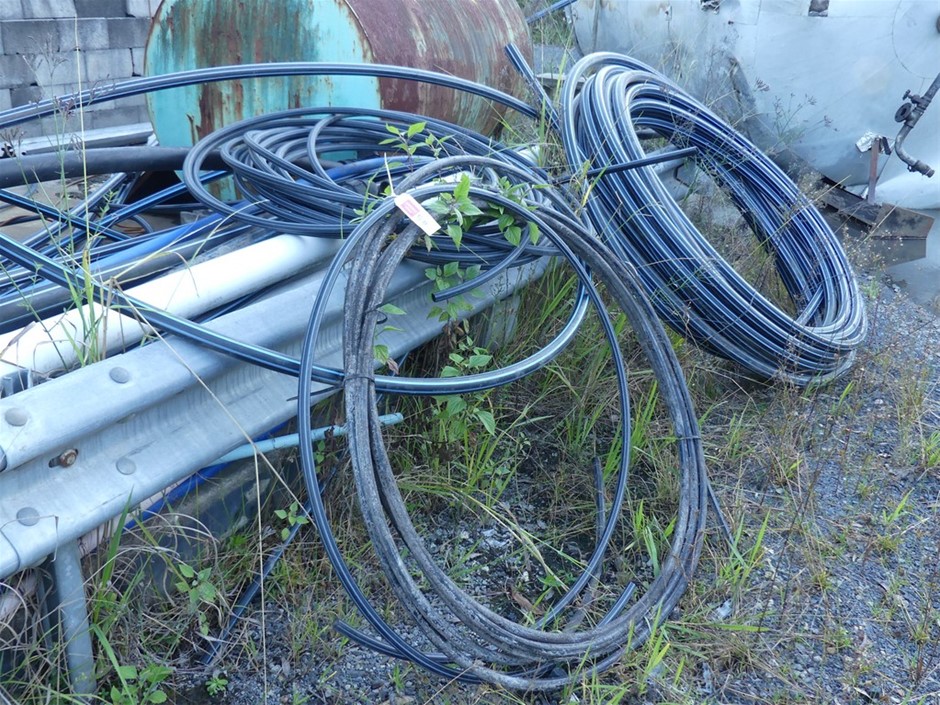 Large Quantity Blue Line Poly Pipes Auction (0058-5056144) | Grays ...