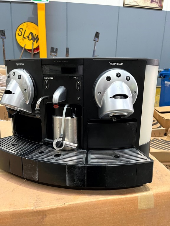 1 x Nespresso Gemini 220 Coffee Machine Auction (0214-5056289) | Grays ...