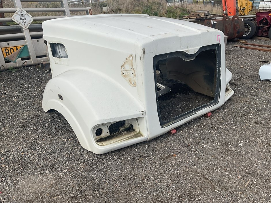 Mack Superliner Bonnet Auction (0015-3029081) | Grays Australia