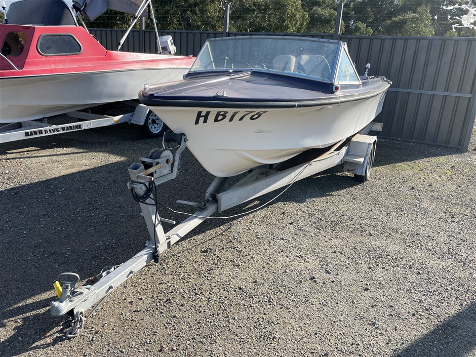 SIESTA MARINE POWER BOAT- NO RESERVE Auction (0001-20020879) | Grays ...