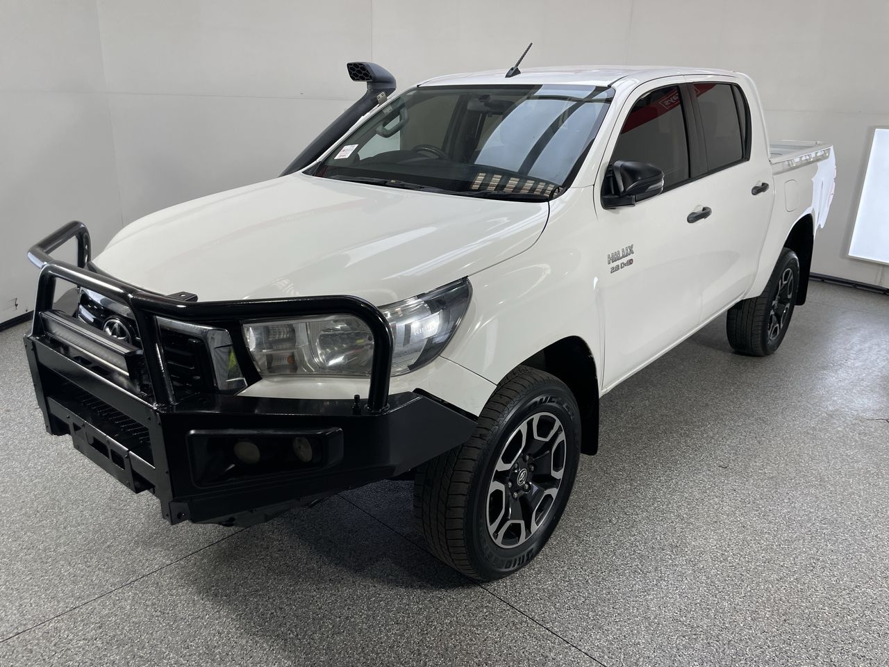 2018 Toyota Hilux 4x4 SR GUN126R Turbo Diesel Automatic Crew Cab ...