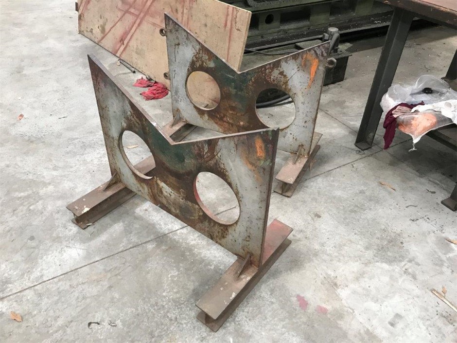 1x Pair of Steel Fabricated V Stands Auction (0140-3029273) | Grays ...