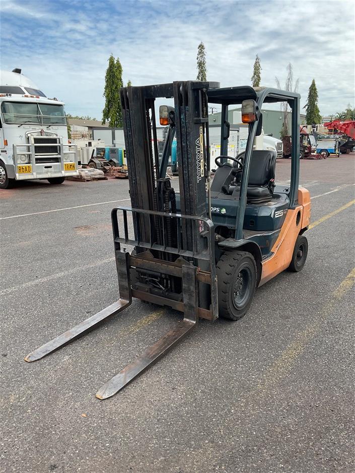 Toyota 62-8FD25 Counterbalance Forklift Auction (0012-8018756) | Grays ...