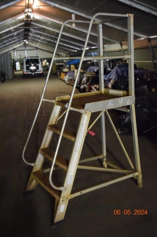 Bailey Ladderweld Aluminium Platform Ladder Auction (0013-9051181 ...