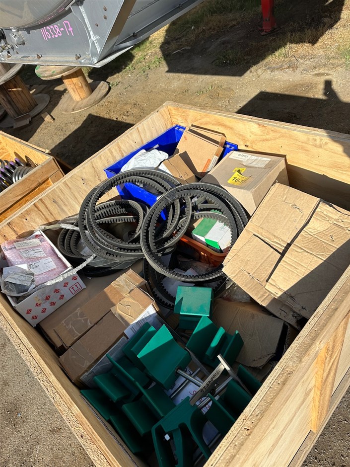 Large Crate of Assorted Sundry Items Auction (0075-3029372) | Grays ...
