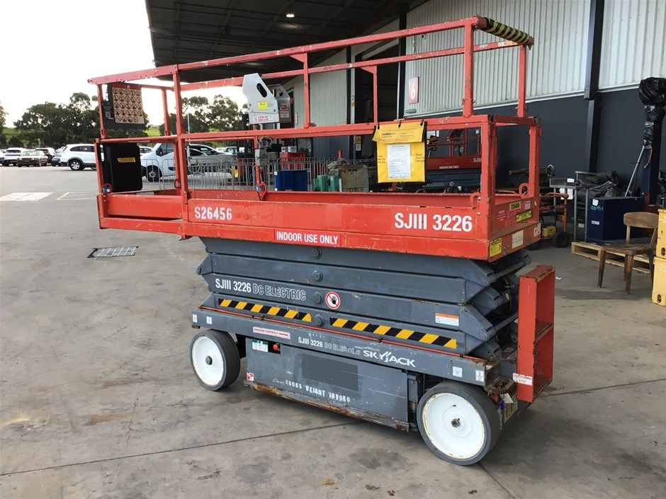 2012 Skyjack SJ111 3226 Scissor Lift Auction (0006-3029475) | Grays ...