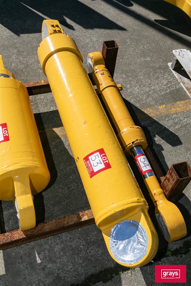 Komatsu 465 Hoist Cylinder Auction (0053-5056747) | Grays Australia