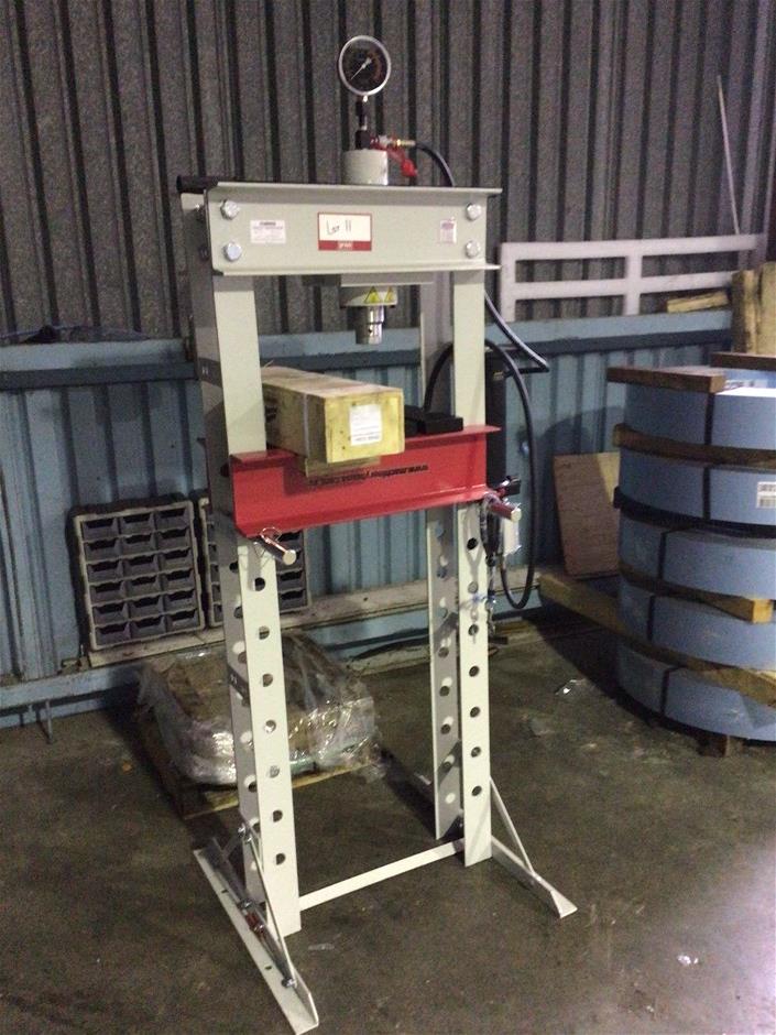Metalmaster Workshop 30T Hydraulic & Pneumatic Press Auction (0011 ...