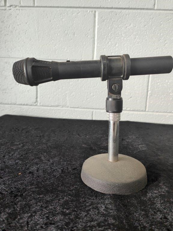 Exhire - Microphone with clip & table stand Auction (0028-2559471 ...