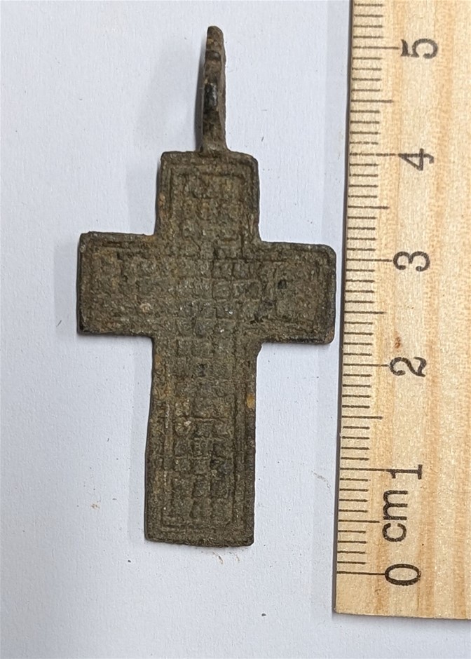 300 Year old (1600s to 1800s) Cross Found metal detecting in Eastern ...